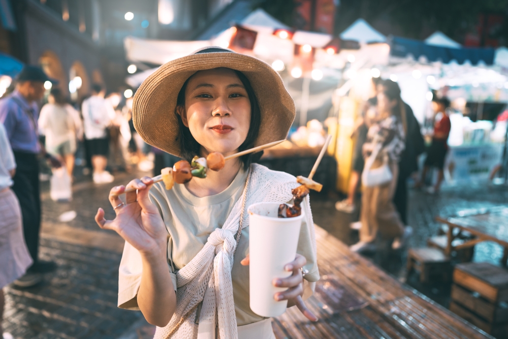 How to Find the Best Local Experiences Abroad in 2026